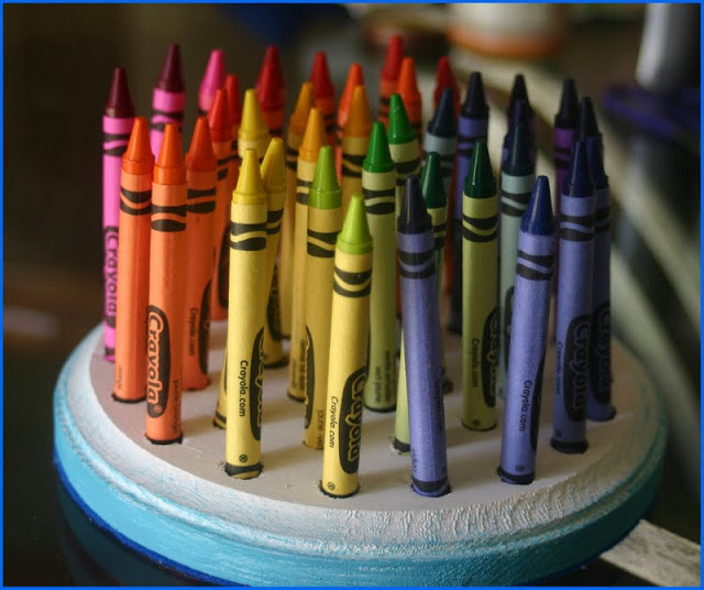 Wooden Crayon Peg Board - Lines Across